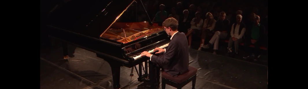 Lucas Debargue plays Schubert and Liszt - medici.tv
