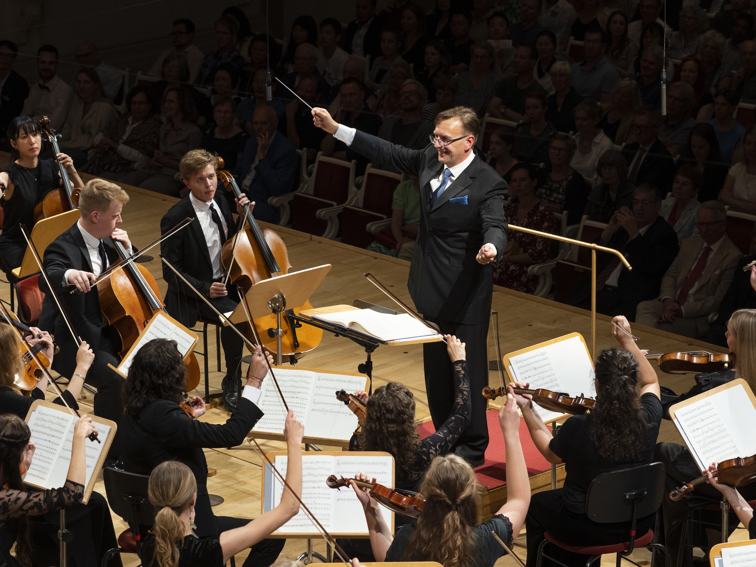 Toomas Vavilov conducts Pärt, Kruusmaa, Haydn and Tubin